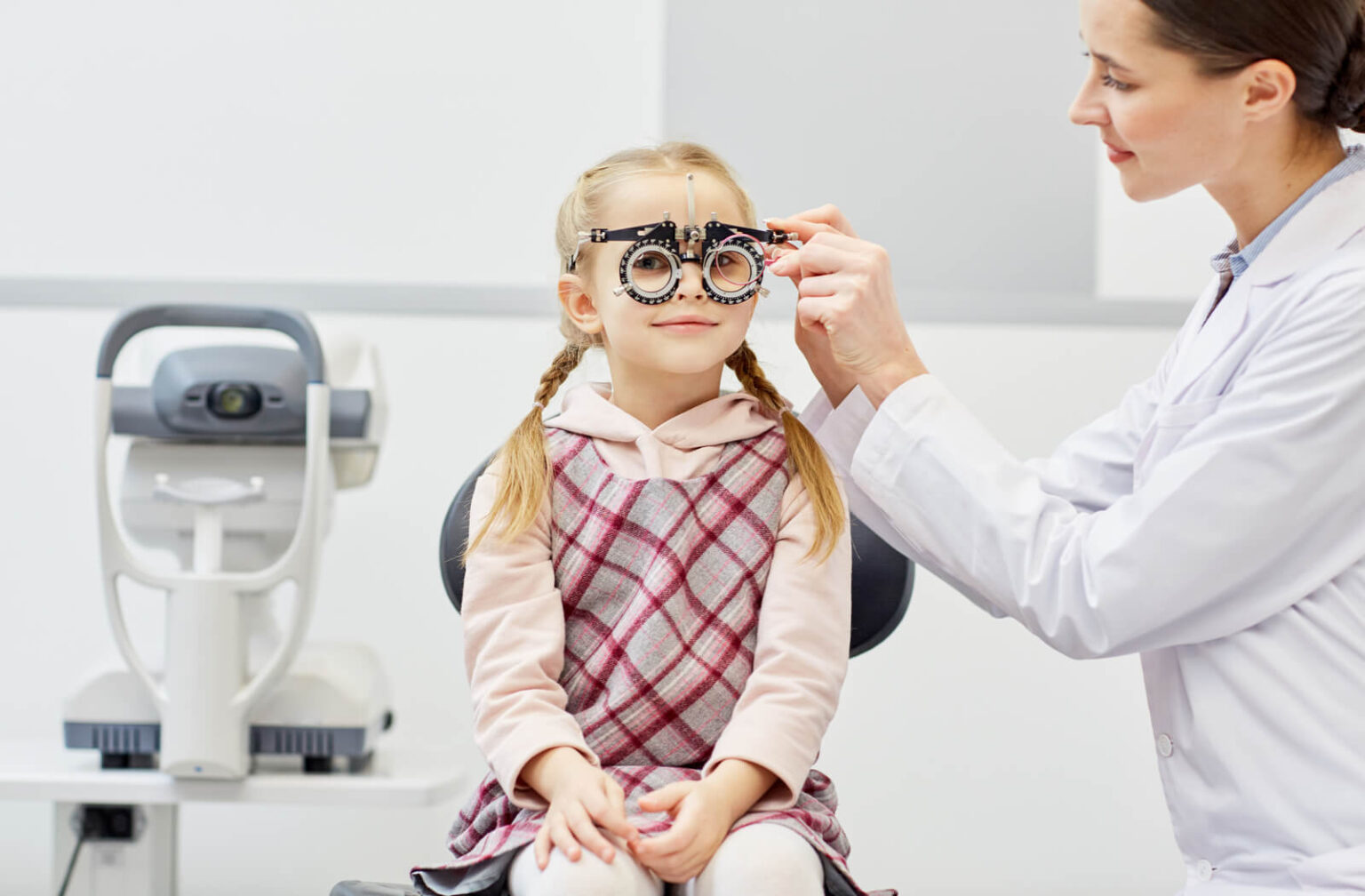 Common Signs Your Child May Need an Eye Exam - Stewart Eye Co.